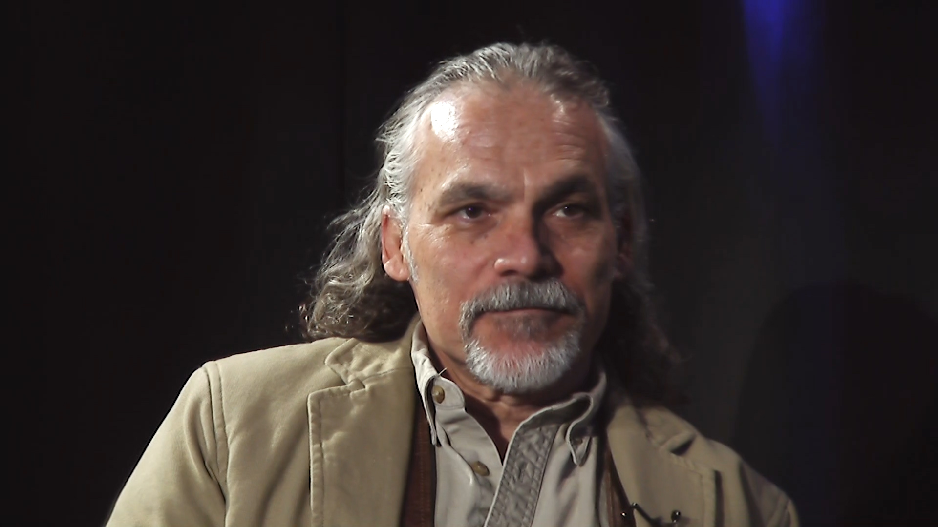 Retired FBI agent details his years of undercover work