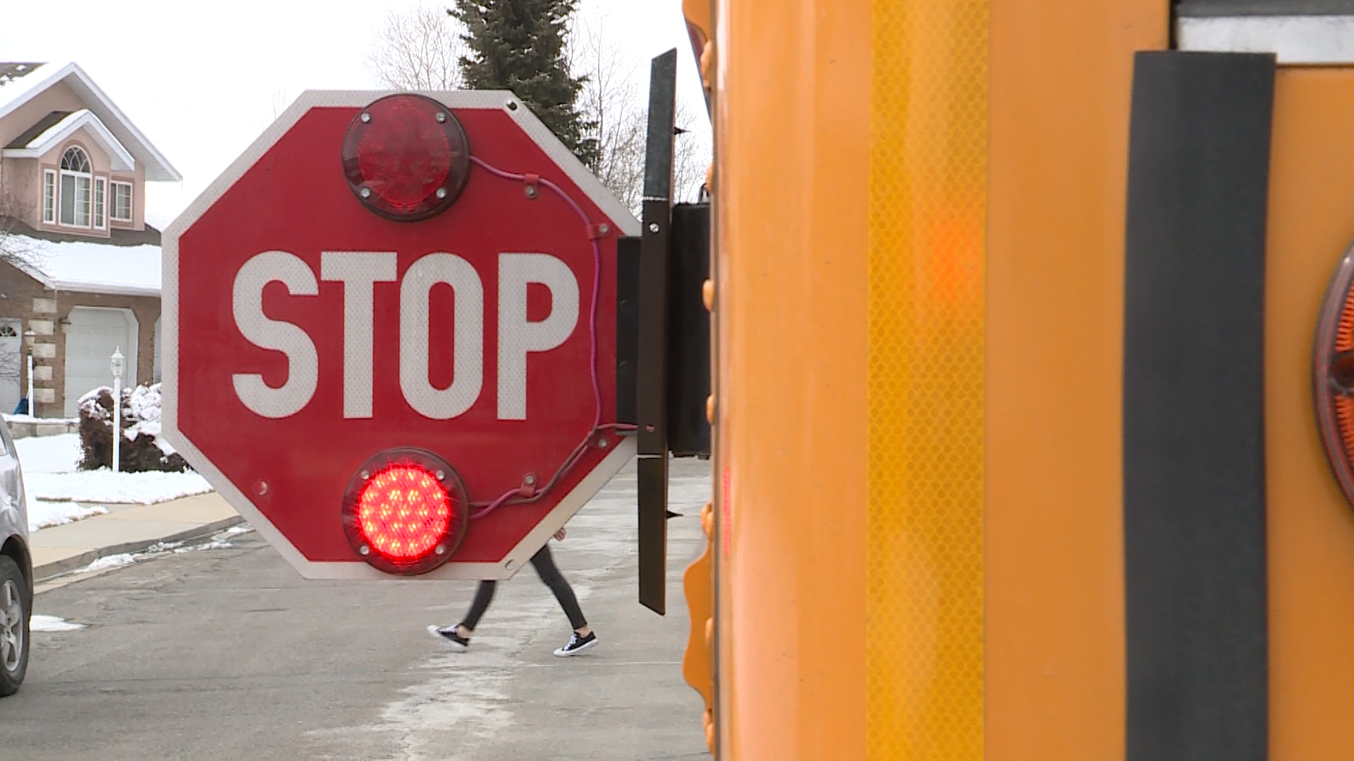 Utah bus drivers urging drivers to respect flashing stop arms