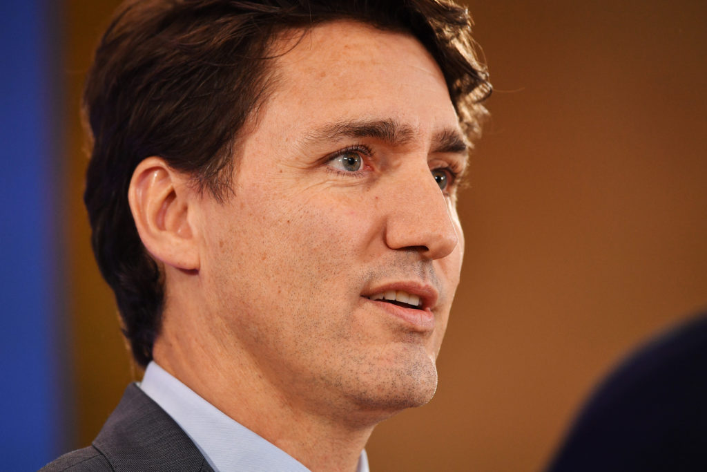 Justin Trudeau finds himself deep in doughnut drama after photo takes ...