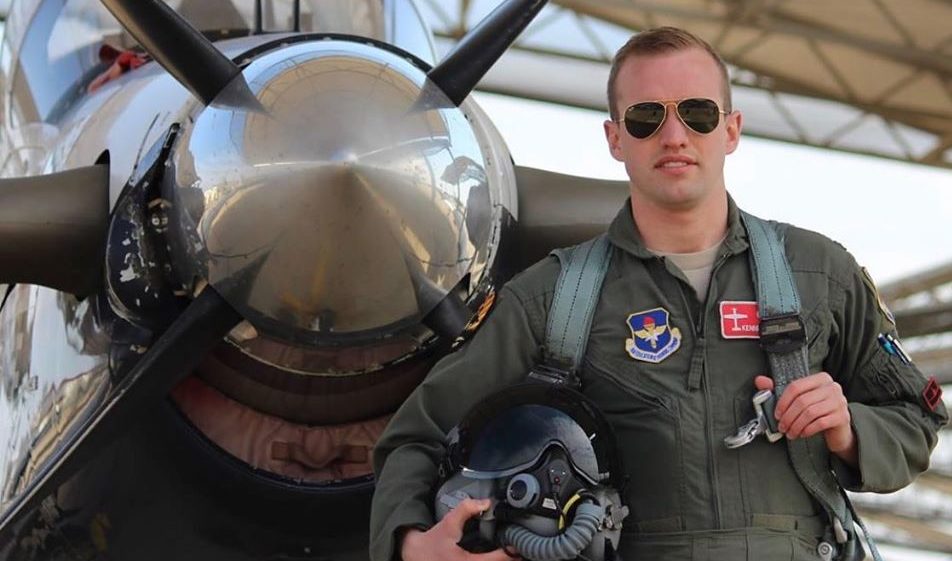 Fallen Utah pilot brought home, many pay tribute through his procession ...