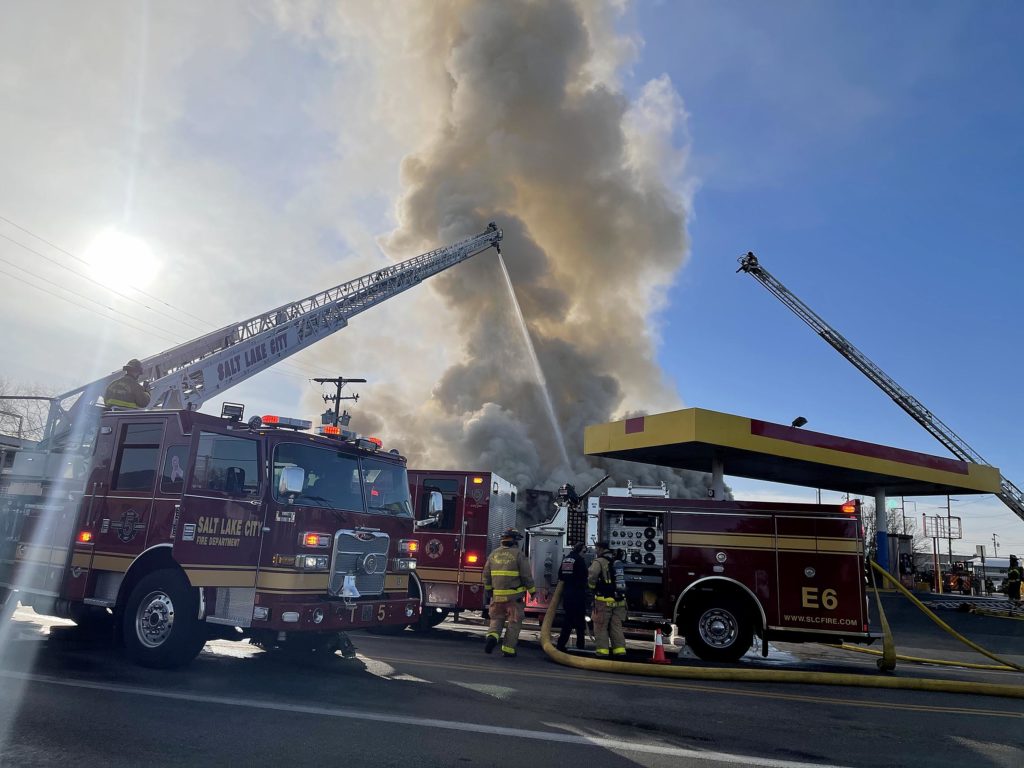 2-alarm fire at Salt Lake gas station destroys convenience store ...