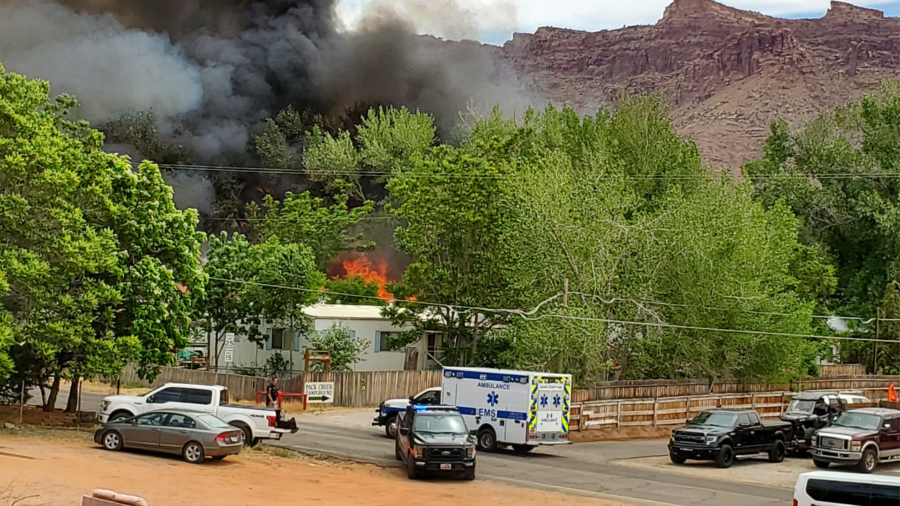Fire destroys six mobile homes on Sunday in Moab