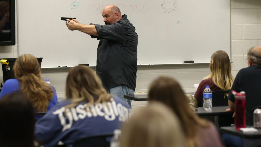 New bill proposed to incentivize teachers to carry guns in Utah schools