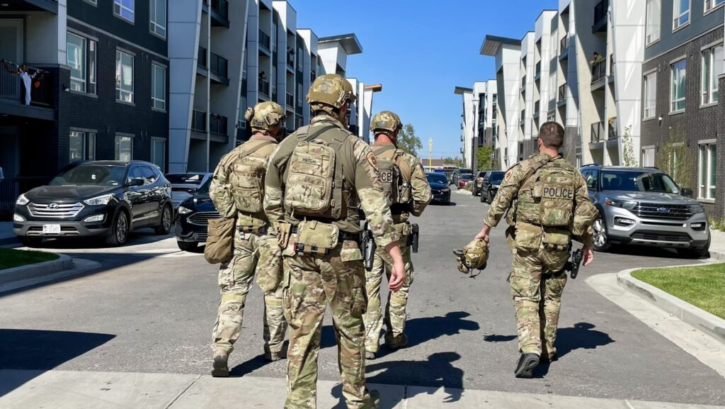 Man who barricaded himself in North Temple apartment taken into custody