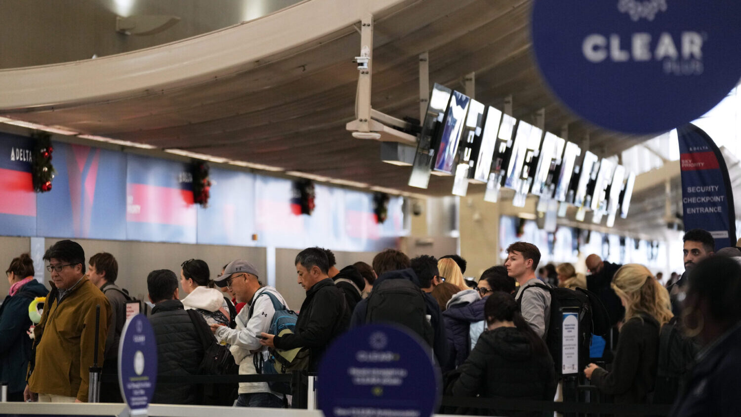 Storms cancel more US flights as TSA remains under pressure from ...