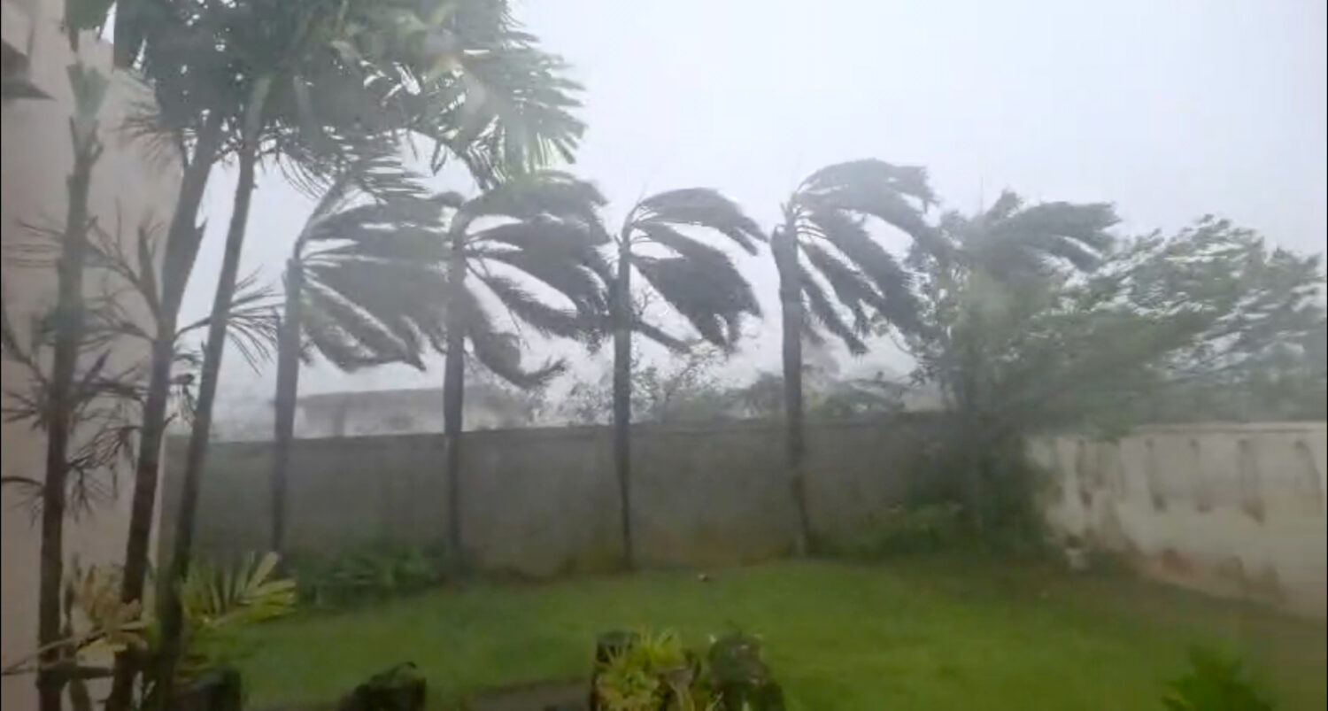 Super Typhoon Sinlaku pounds remote US islands in the Pacific Ocean ...